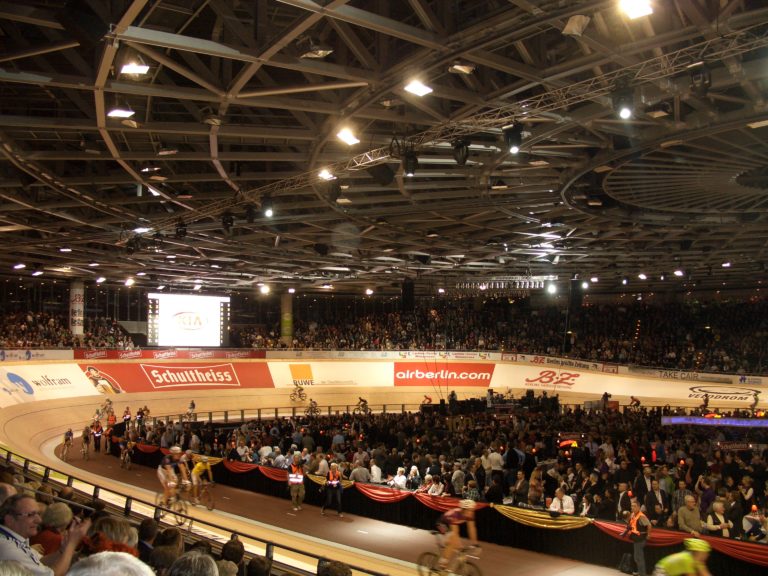 Velodrom_Berlin_innen - ZEITBLATT